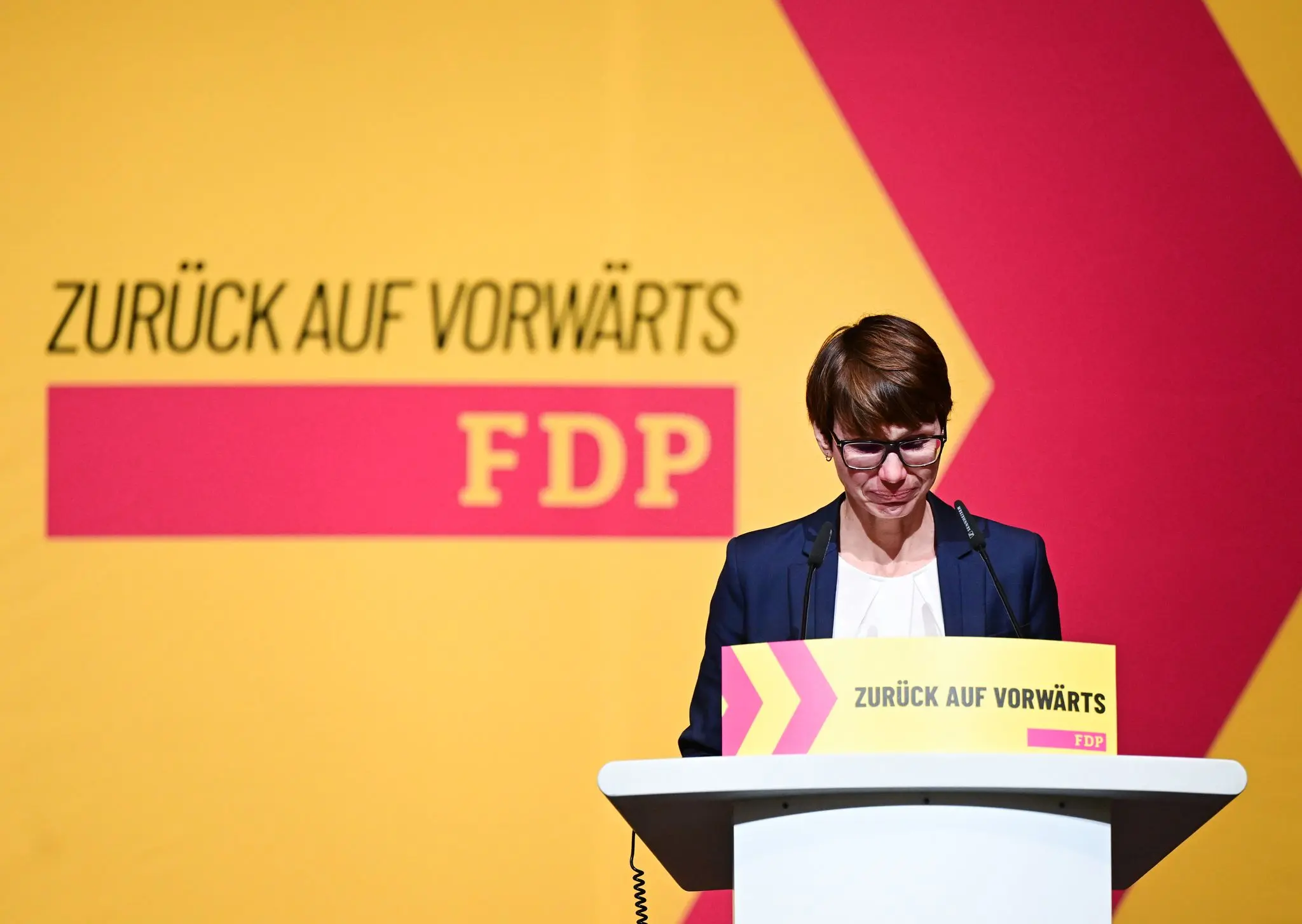 Warum diese FDP-Spitzenfrau auf offener Bühne weinen musste - Hitradio ...